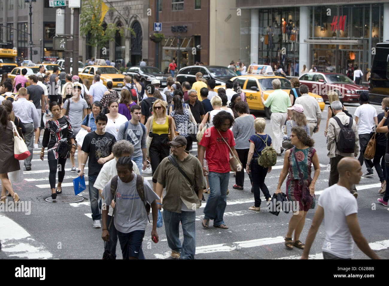42nd street 5th nyc crowd diverse hi-res stock photography and images ...
