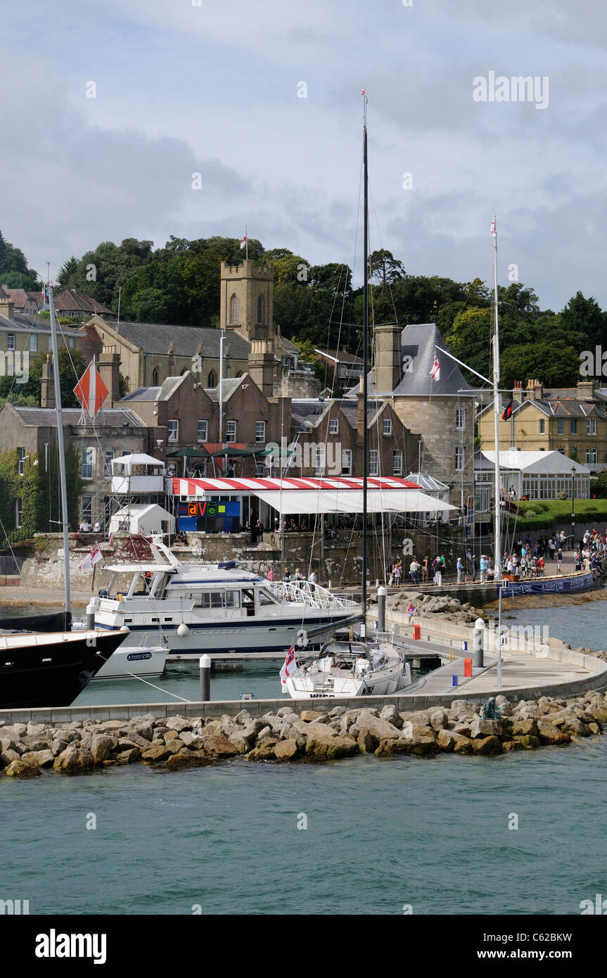 Royal yacht squadron hi-res stock photography and images - Alamy