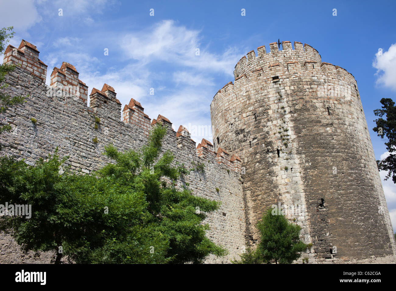 Yedikule Castle (Castle of Sevens Towers) Byzantine architecture in ...