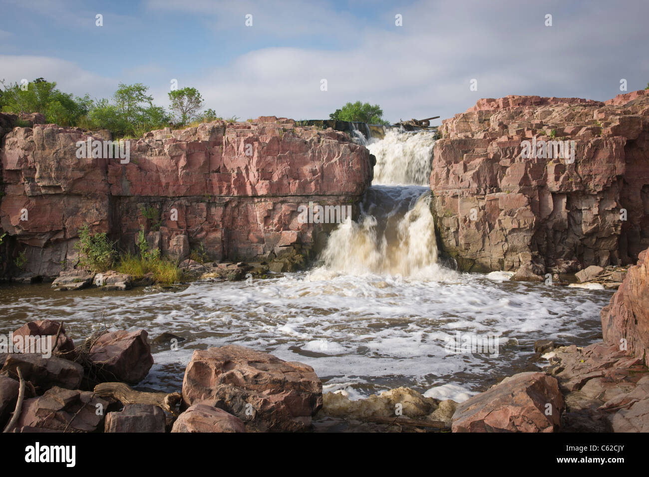 Waterfall over rocky wall hi-res stock photography and images - Alamy