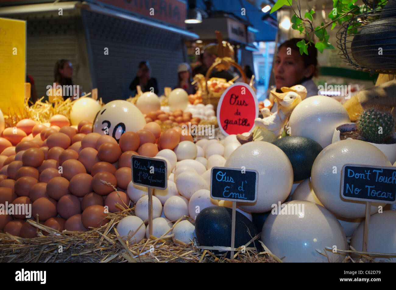 Egg stall at Mercat de la Boqueria Stock Photo - Alamy