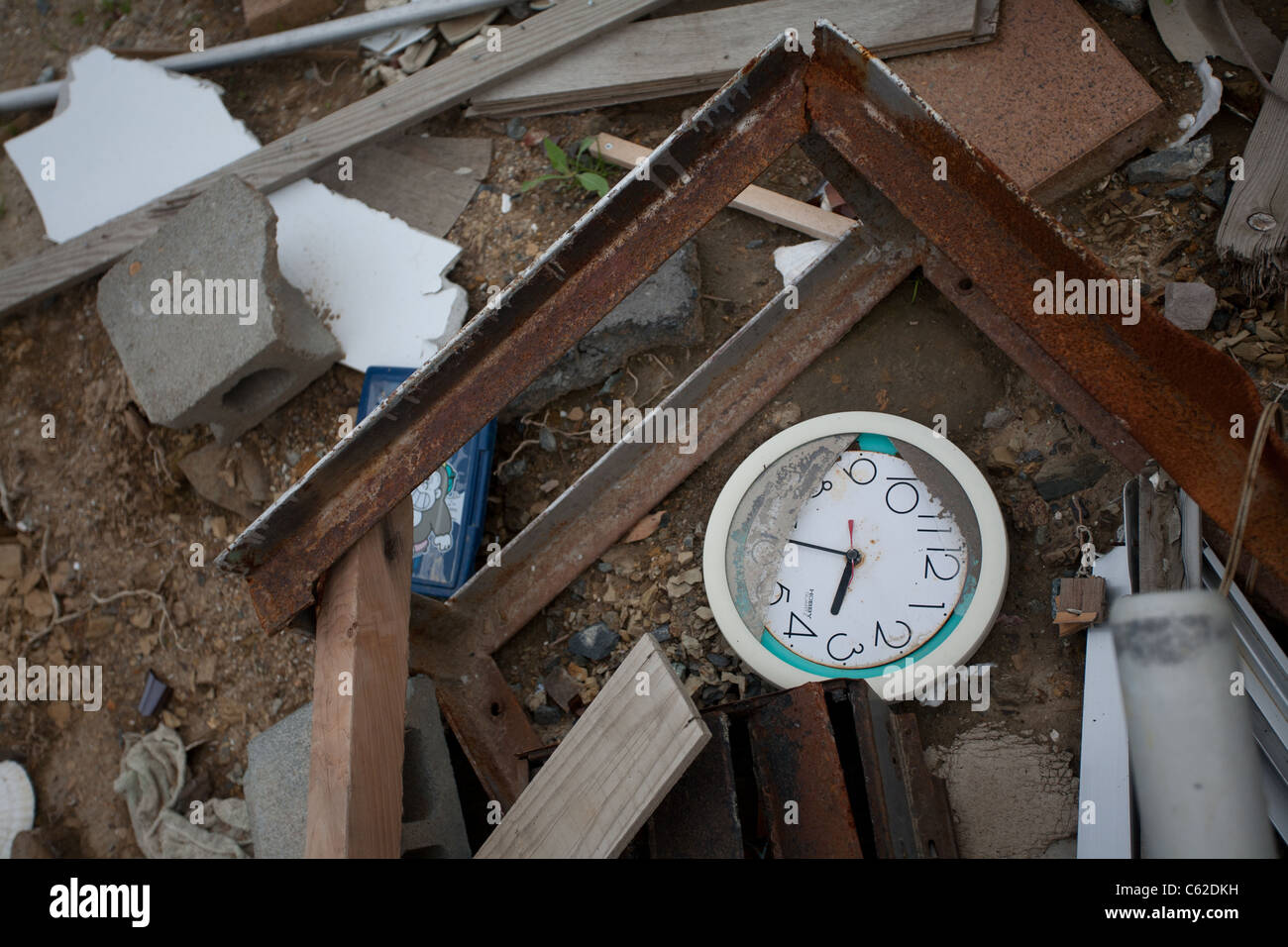 Tsunami japan clock hi-res stock photography and images - Alamy