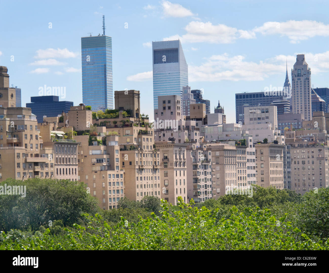 New York City skyline from the rooftop of the Metropolitan Museum of ...