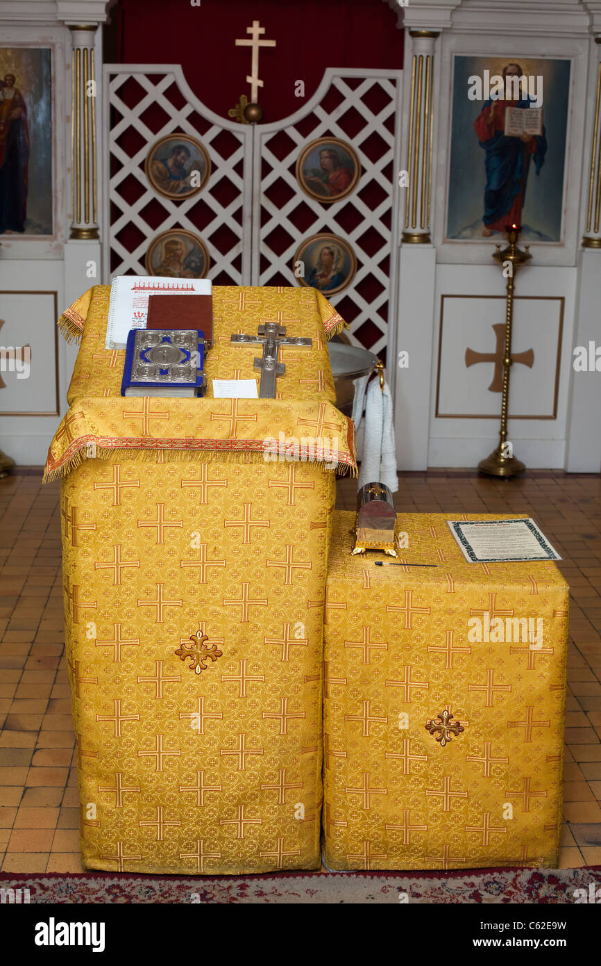 Church table hi-res stock photography and images - Alamy