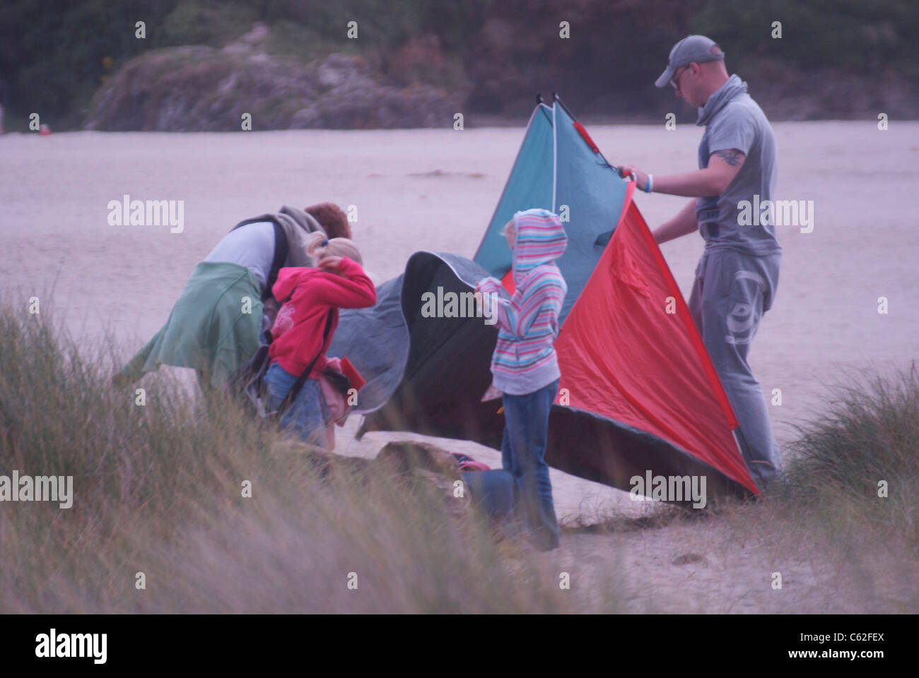 Family Putting Up Tent High Resolution Stock Photography and Images - Alamy