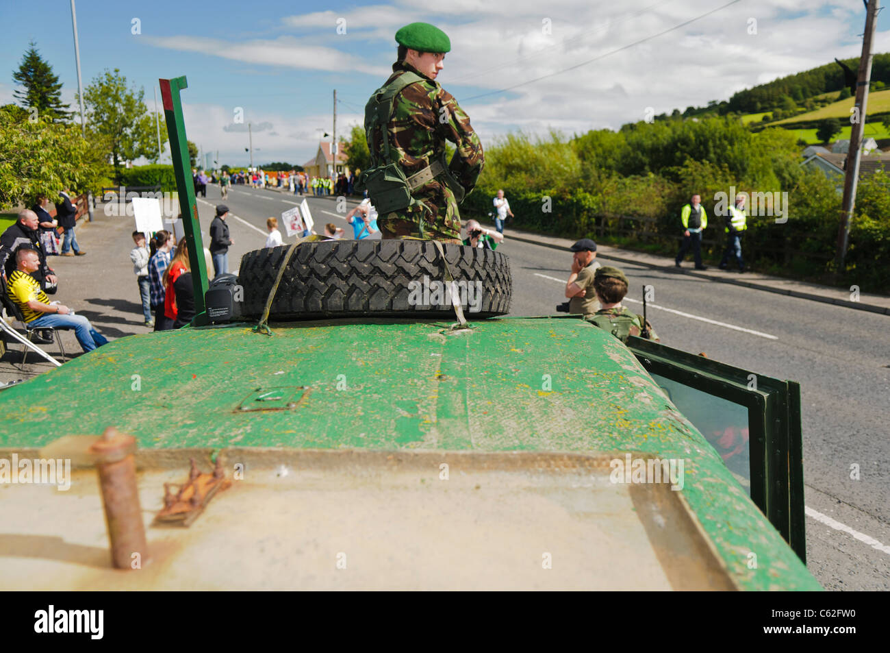 Military soldier northern ireland hi-res stock photography and images ...