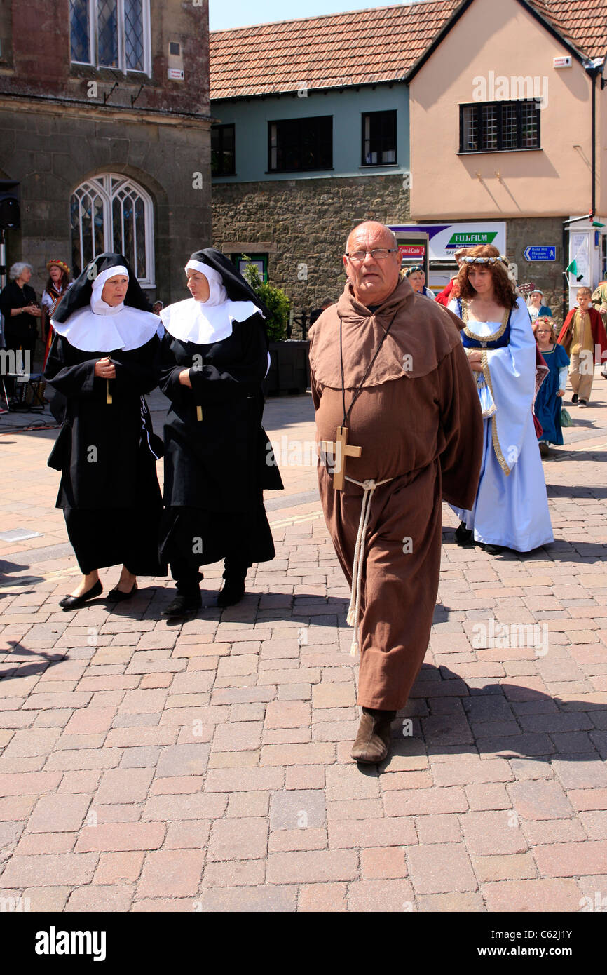 Procession of people dressed in Medieval costumes during Shaftsbury's ...