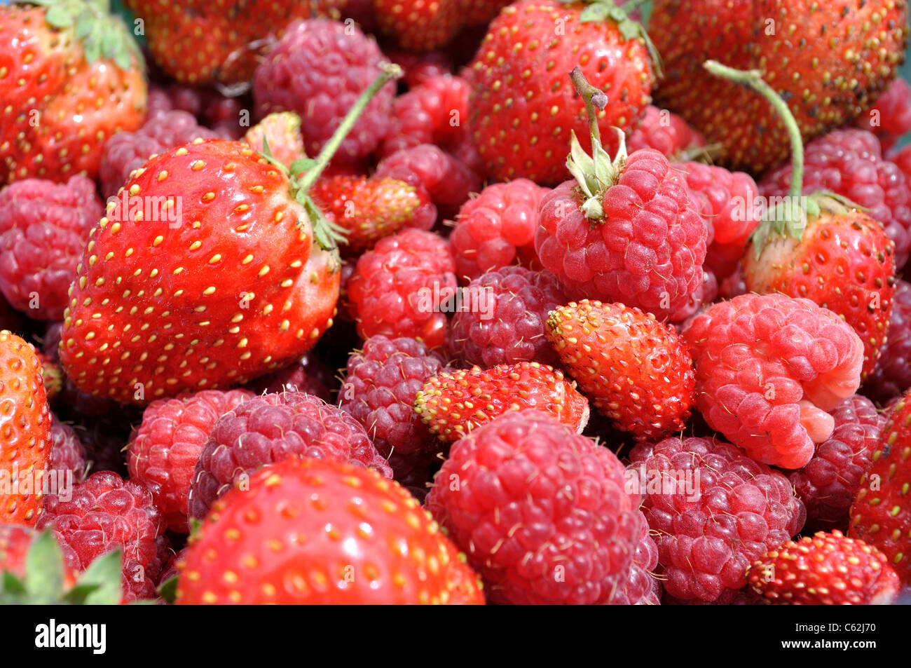 Raspberry strawberry fruit hi-res stock photography and images - Alamy