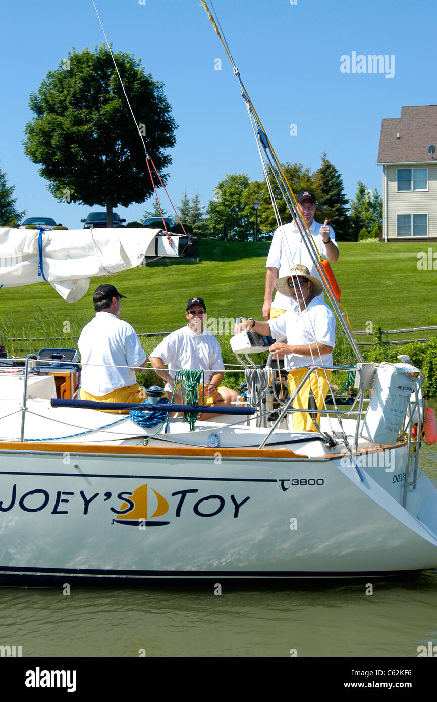 Crew members voyage hi-res stock photography and images - Alamy