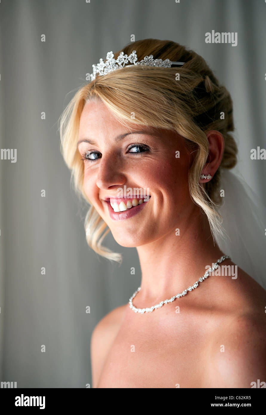 Close up of a Bride before the wedding ceremony Stock Photo - Alamy