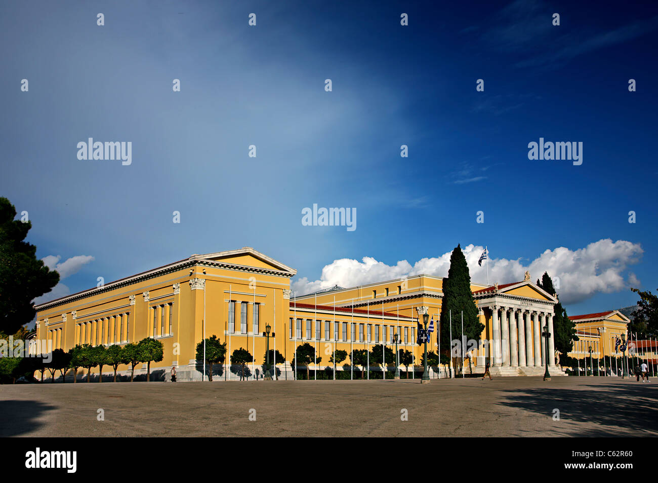 Peristyle garden hi-res stock photography and images - Alamy