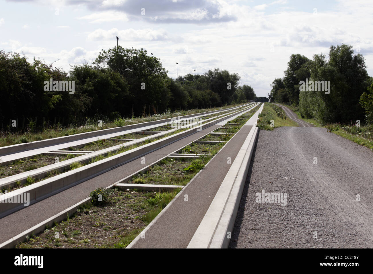 Tracks of Cambridge Guided Busway at St Ives Stock Photo - Alamy