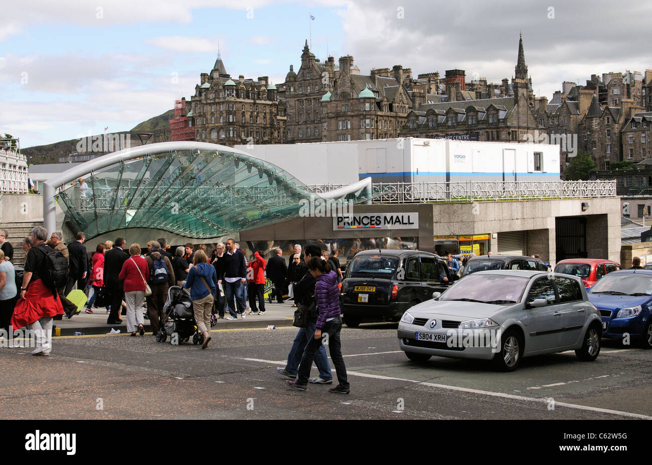 Princes mall edinburgh hi-res stock photography and images - Alamy