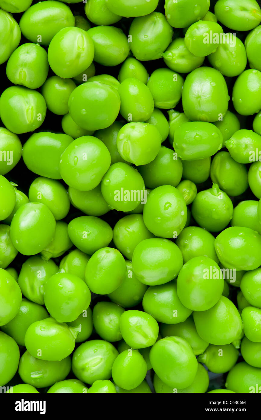 Pea background. A photo close up of green peas, bean Stock Photo - Alamy