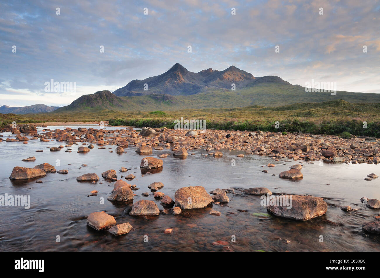 The black cuillin hills hi-res stock photography and images - Alamy
