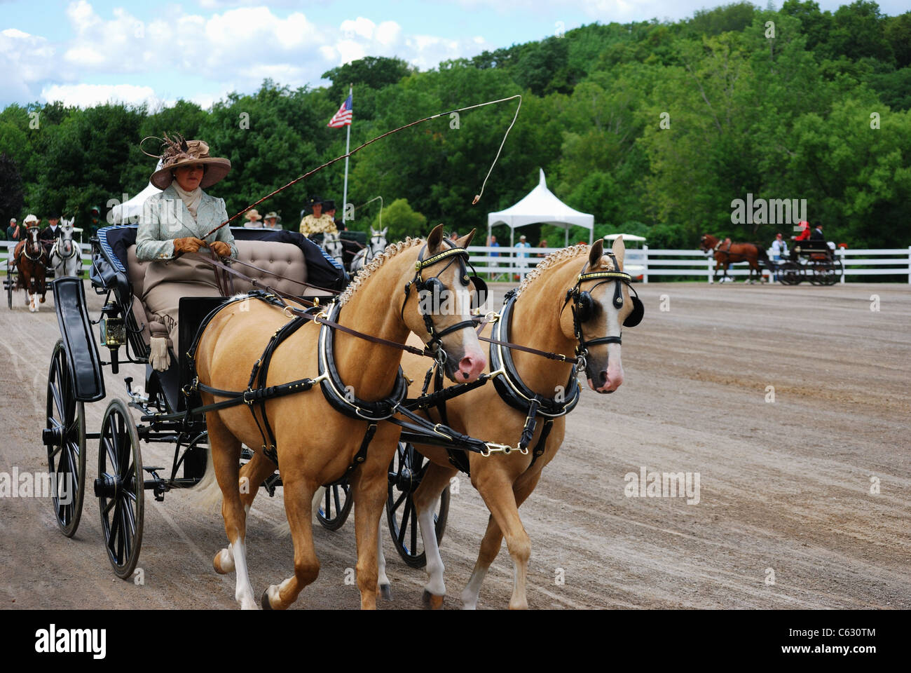 Four wheel carriage hi-res stock photography and images - Alamy