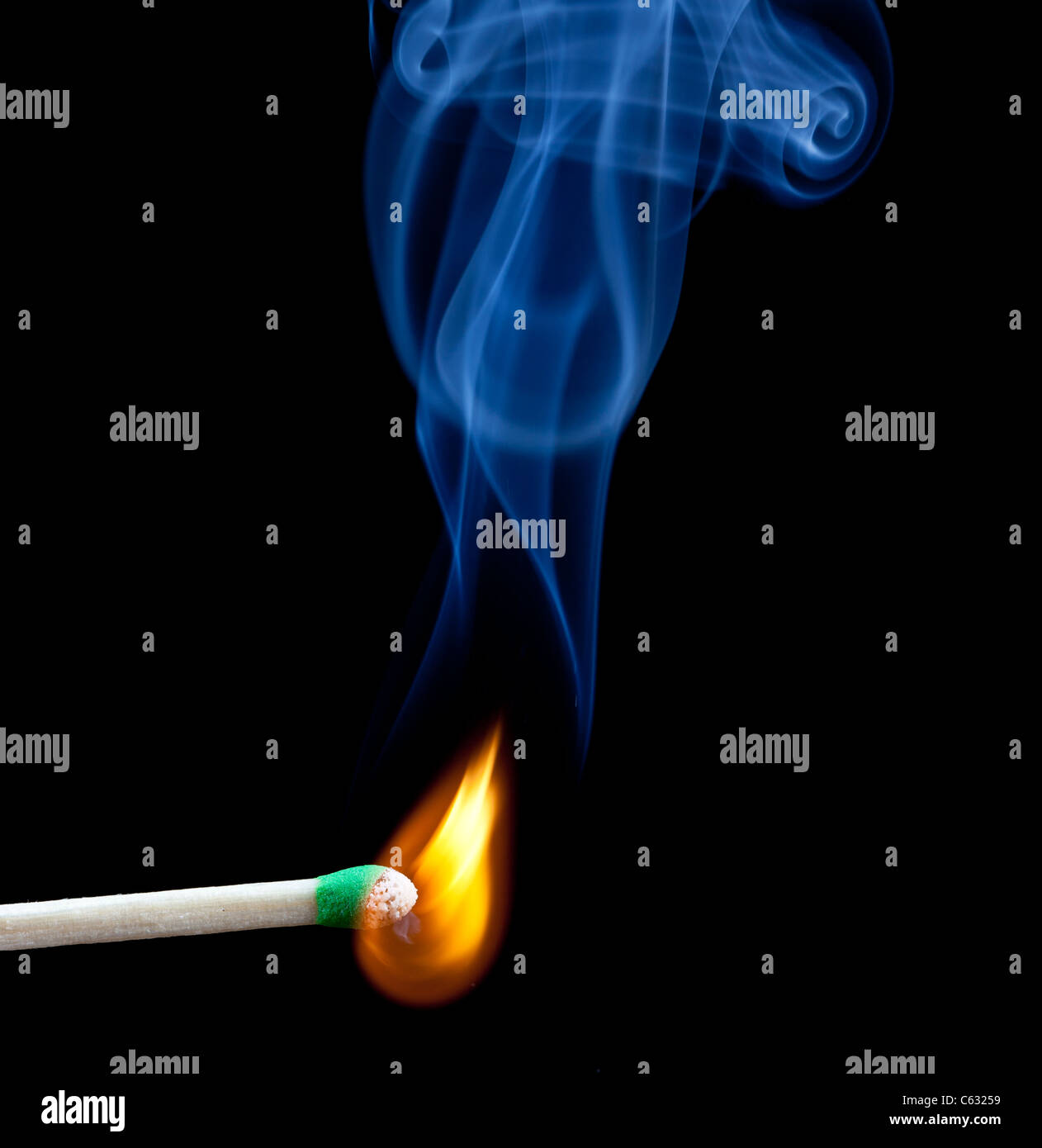 Match strike light flame burn hi-res stock photography and images - Alamy
