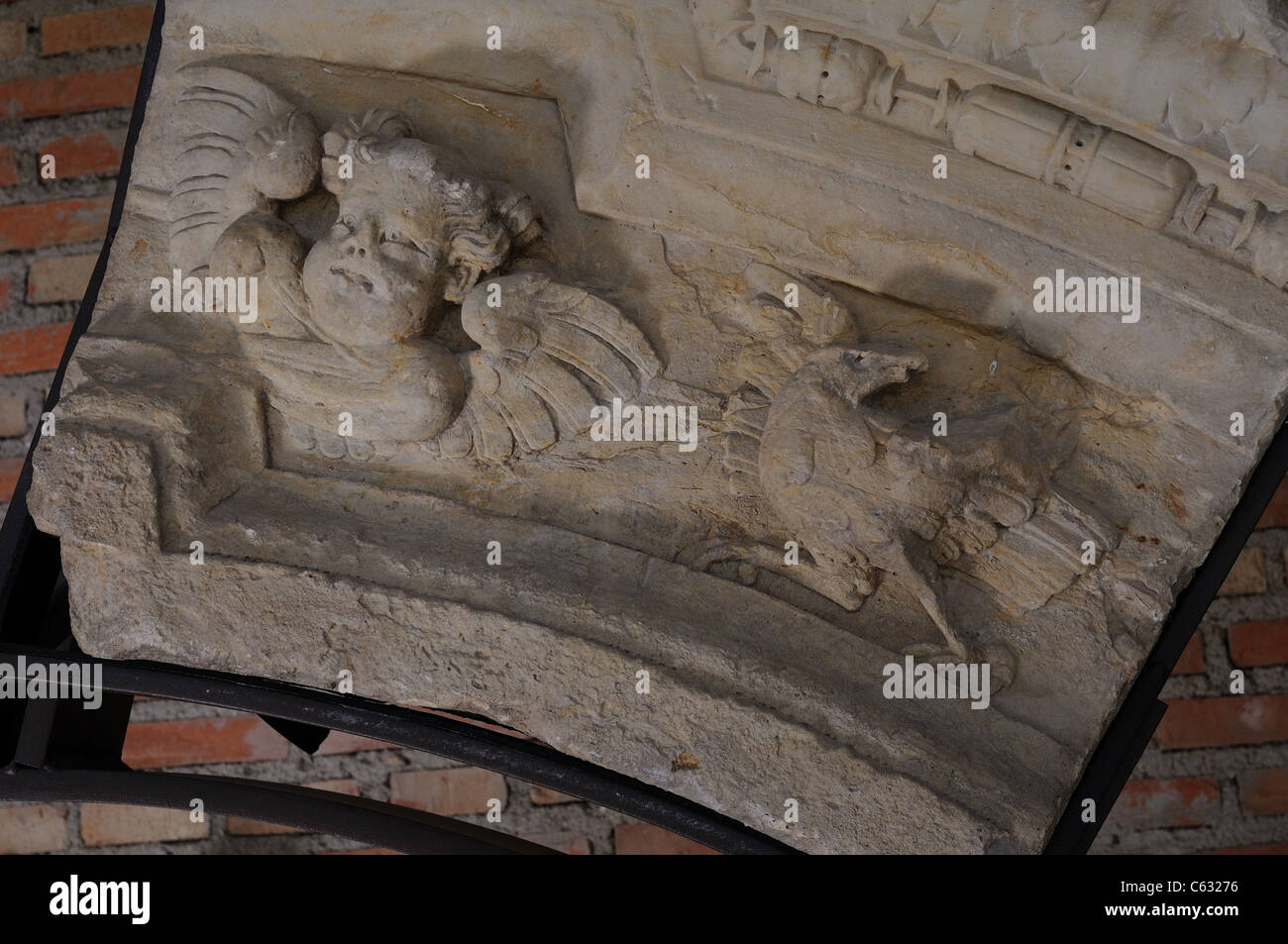 Putti- Voussoir . Renaissance ( Plateresque ) belonging to the ...