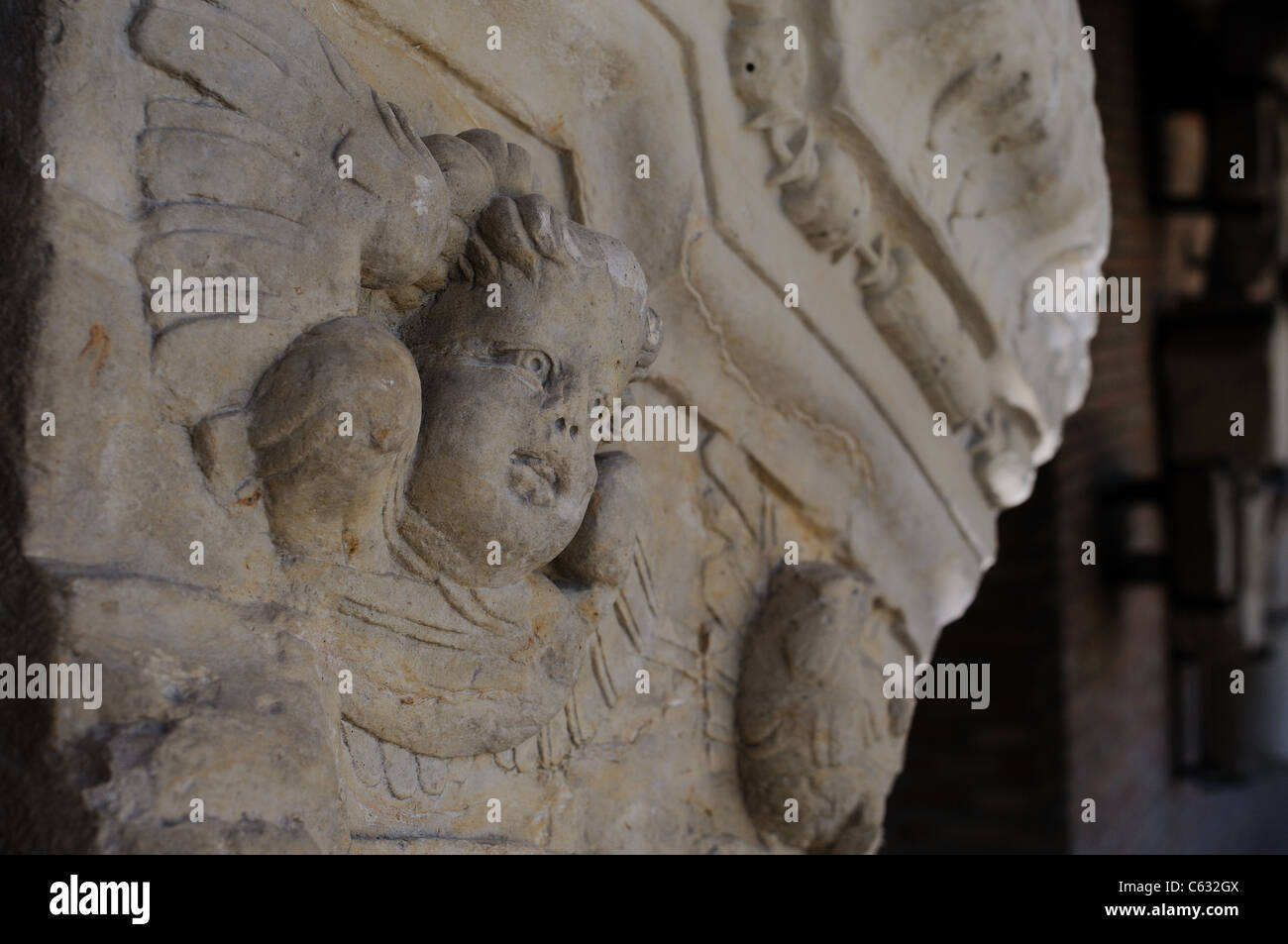 Putti- Voussoir . Renaissance ( Plateresque ) belonging to the ...