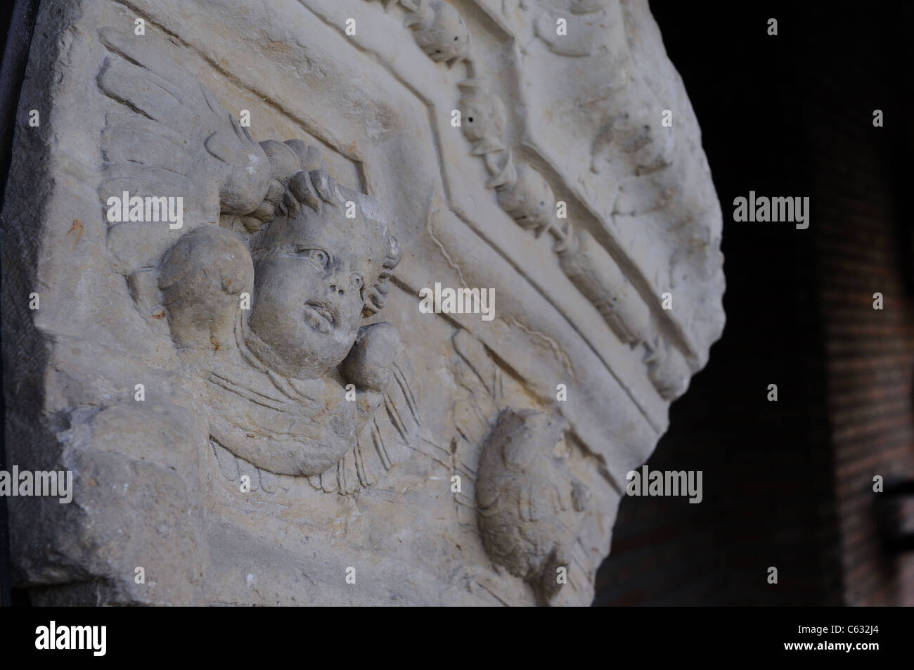 Putti- Voussoir . Renaissance ( Plateresque ) belonging to the ...