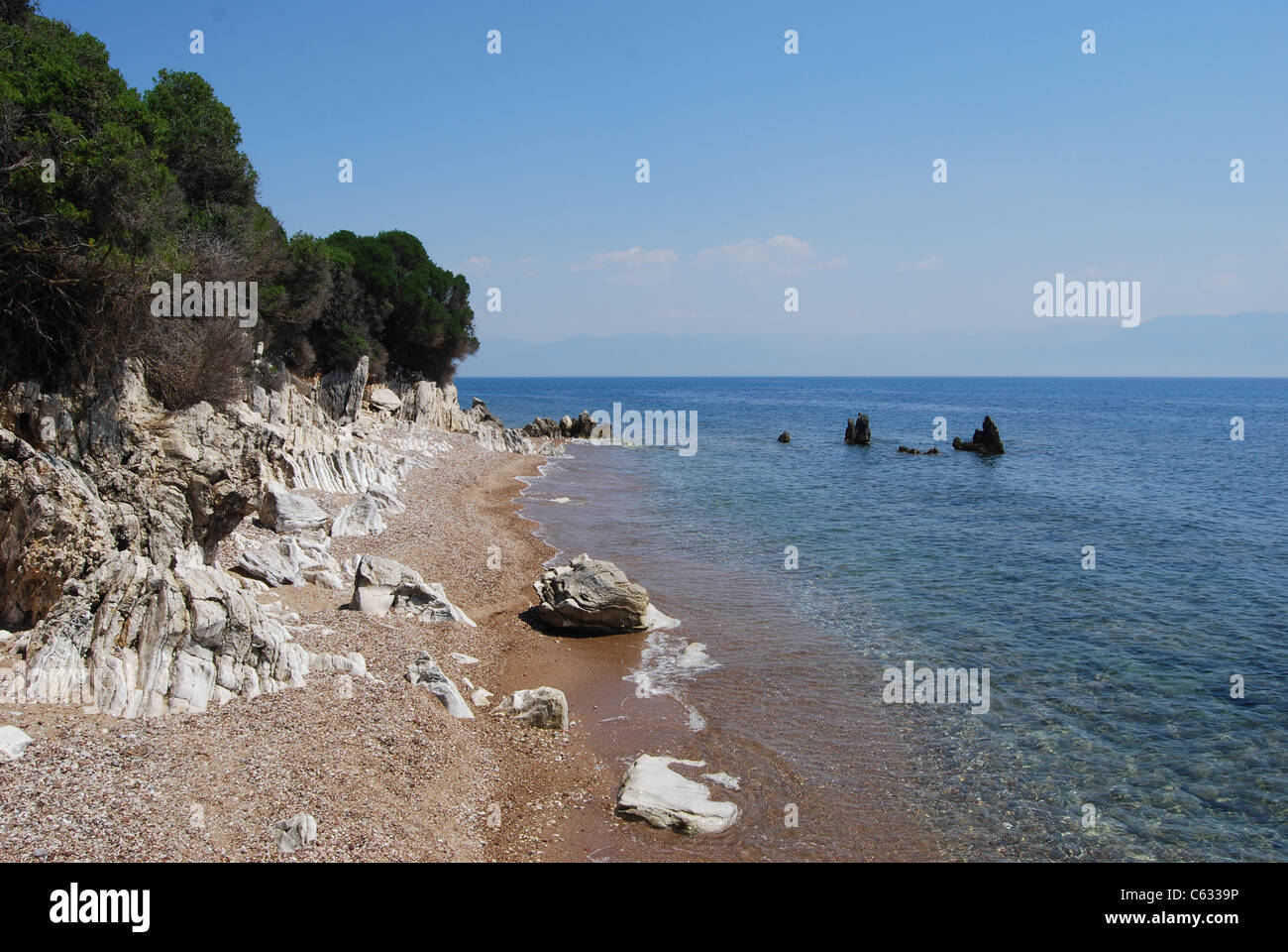 Secluded beach hi-res stock photography and images - Alamy
