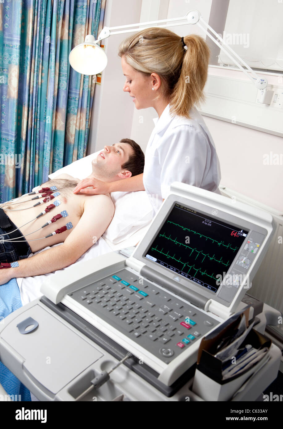Electrocardiogram Machine Stock Photos & Electrocardiogram Machine ...