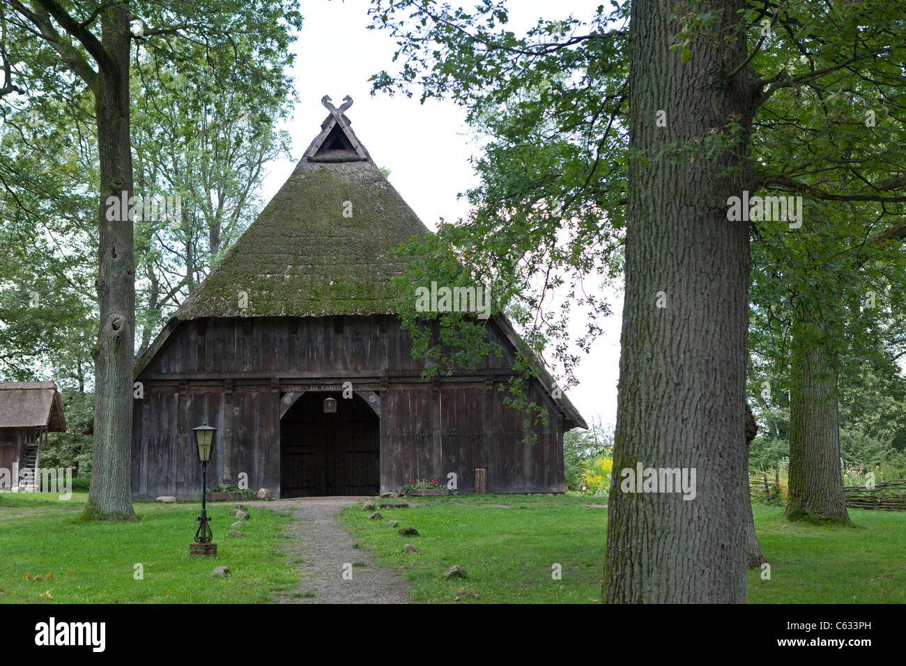thatched barn in Wilsede, Luneburg Heath, Lower Saxony, Germany Stock ...