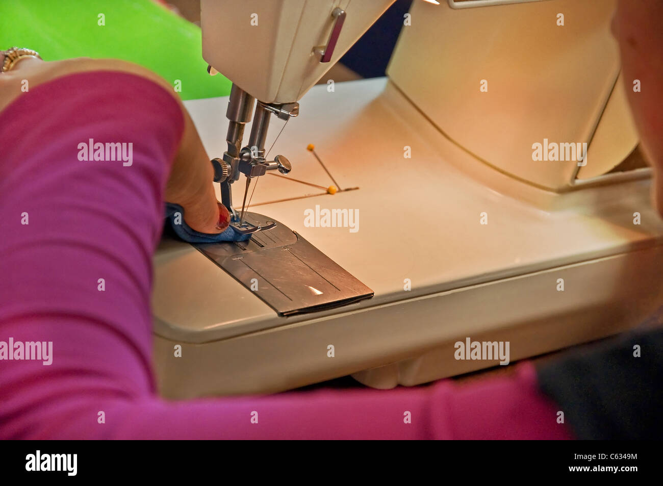 Sewing on a sewing machine hi-res stock photography and images - Alamy