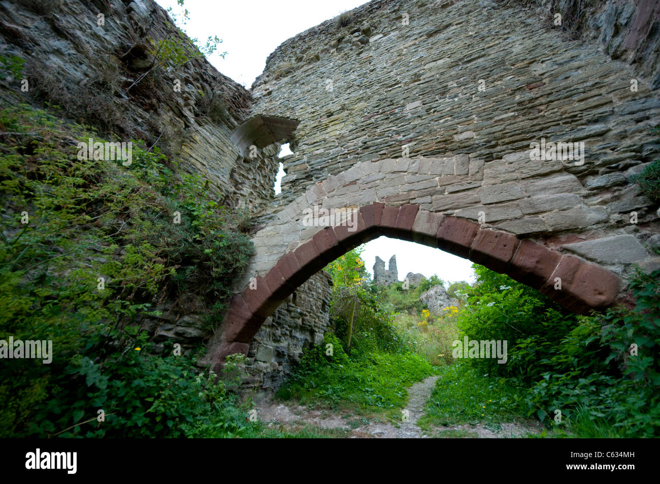 Gate house Wigmore castle Stock Photo - Alamy