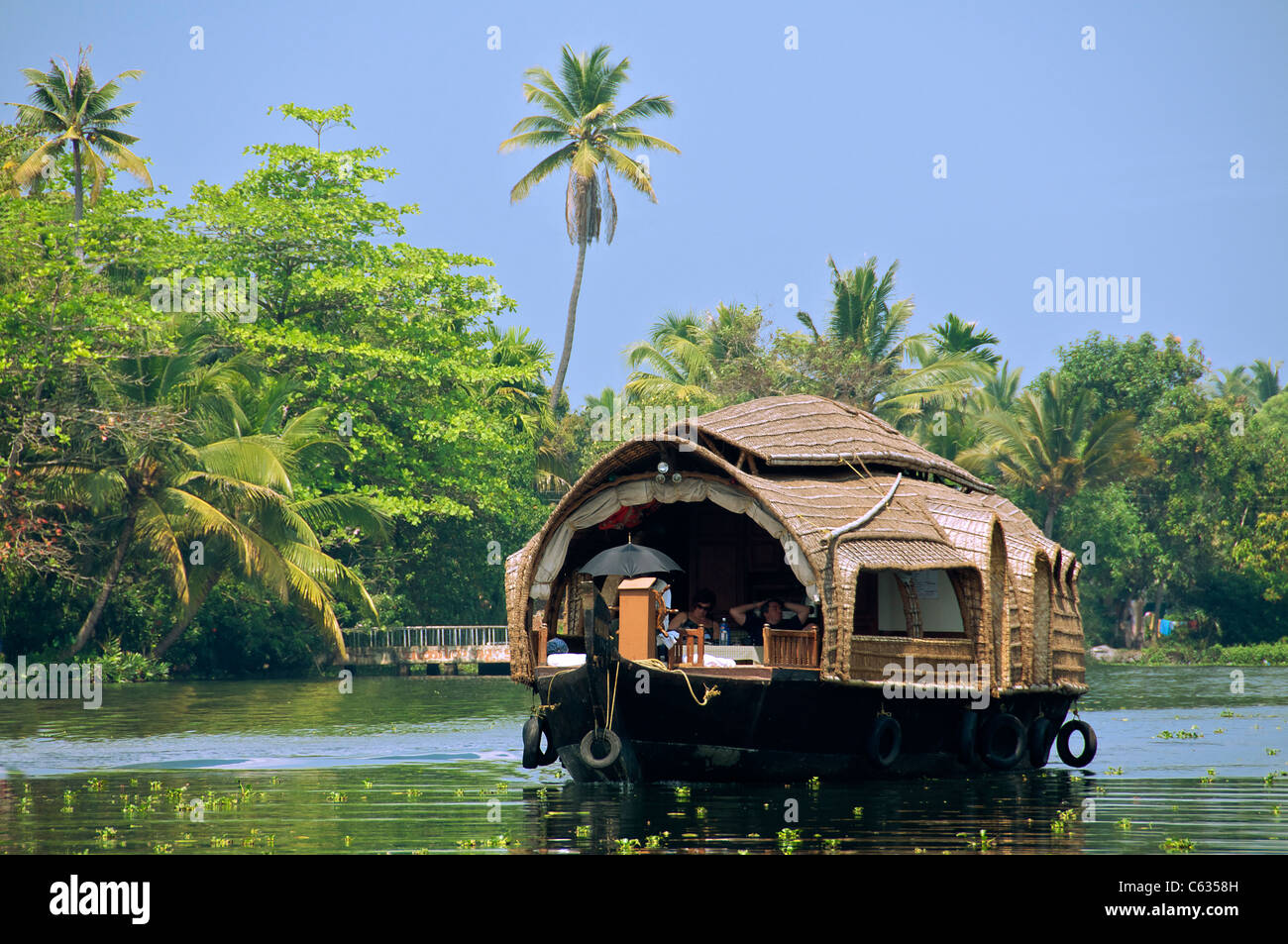 Kerala boats hi-res stock photography and images - Alamy