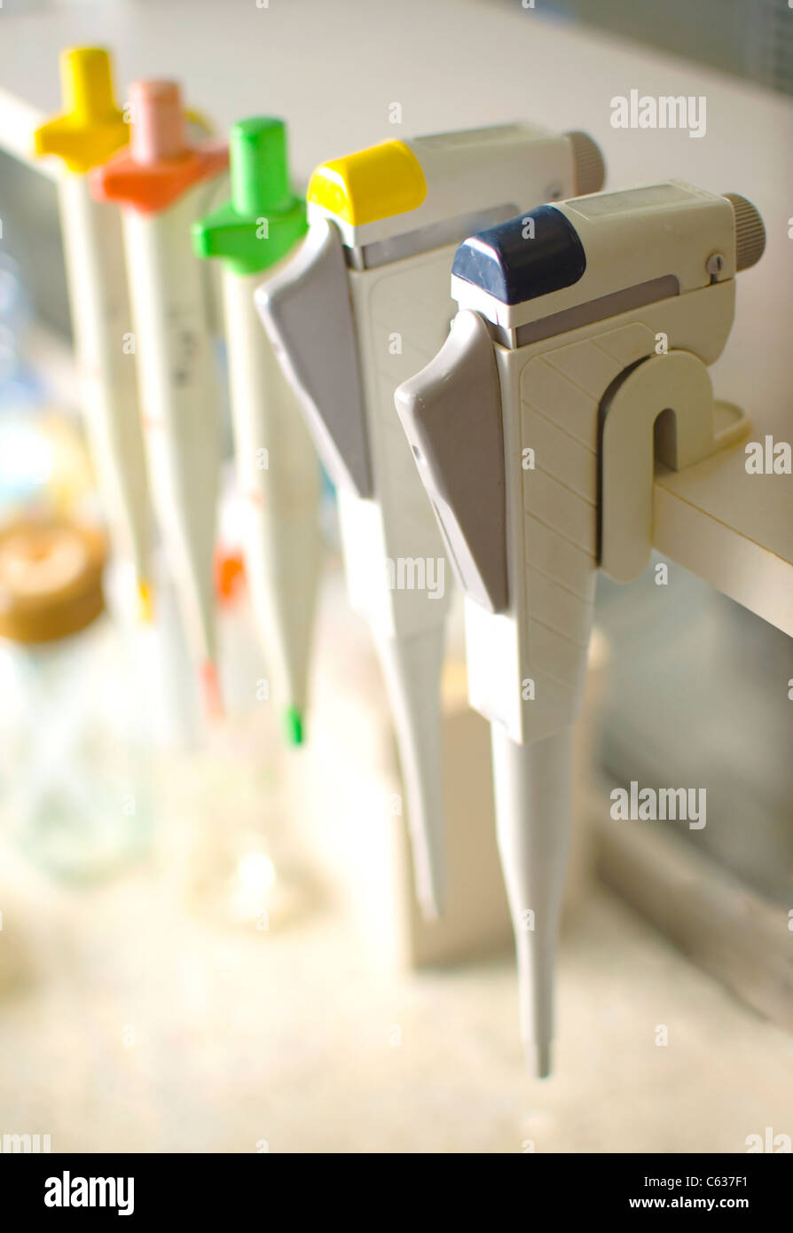 Biotech lab hi-res stock photography and images - Alamy