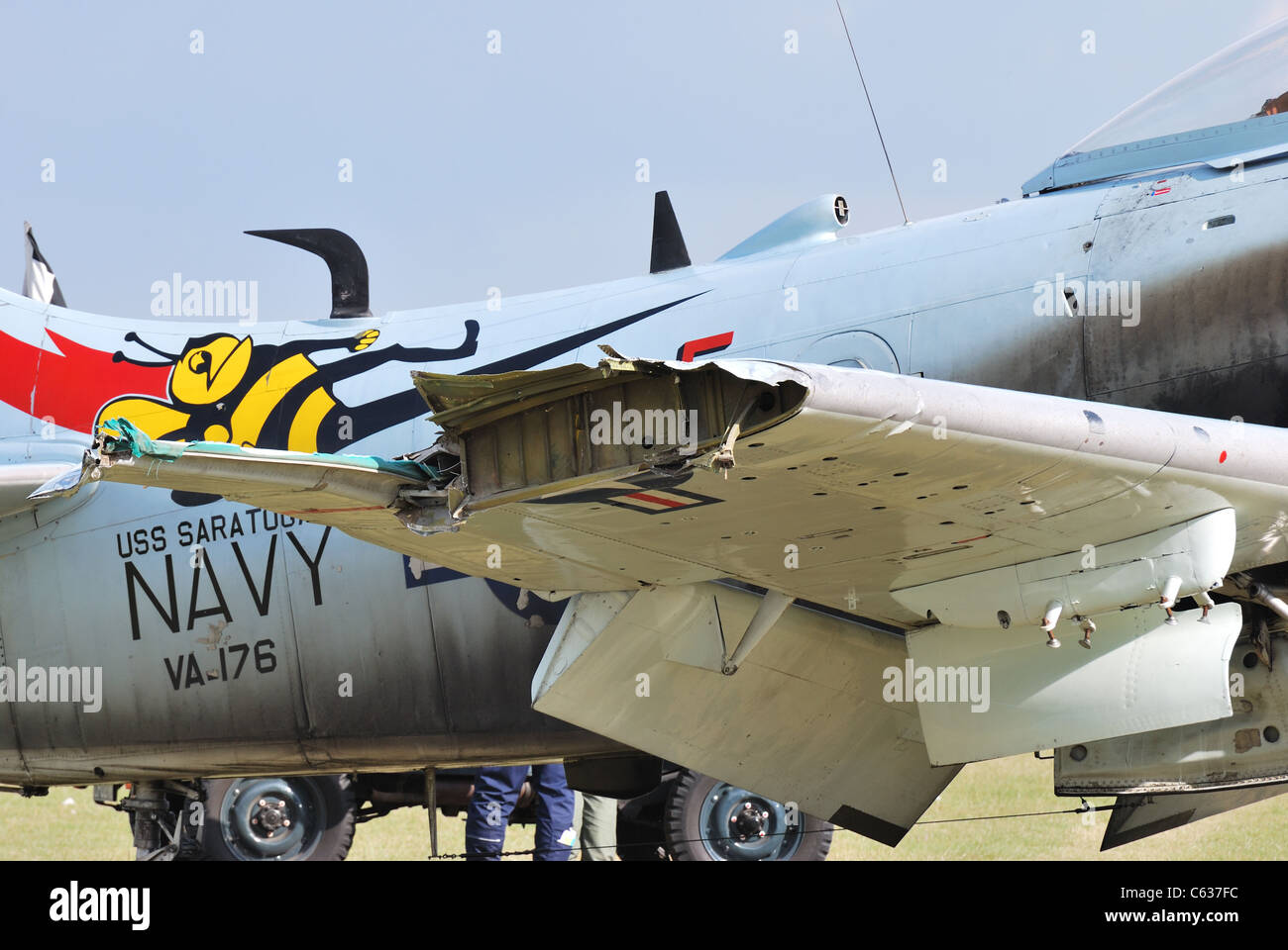 Wing damage hi-res stock photography and images - Alamy