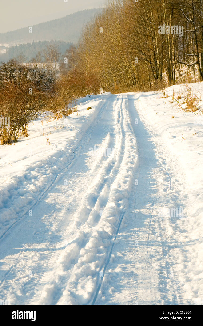 Road cut into mountains hi-res stock photography and images - Alamy