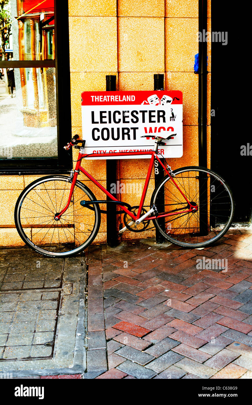 Leicester road sign hi-res stock photography and images - Alamy