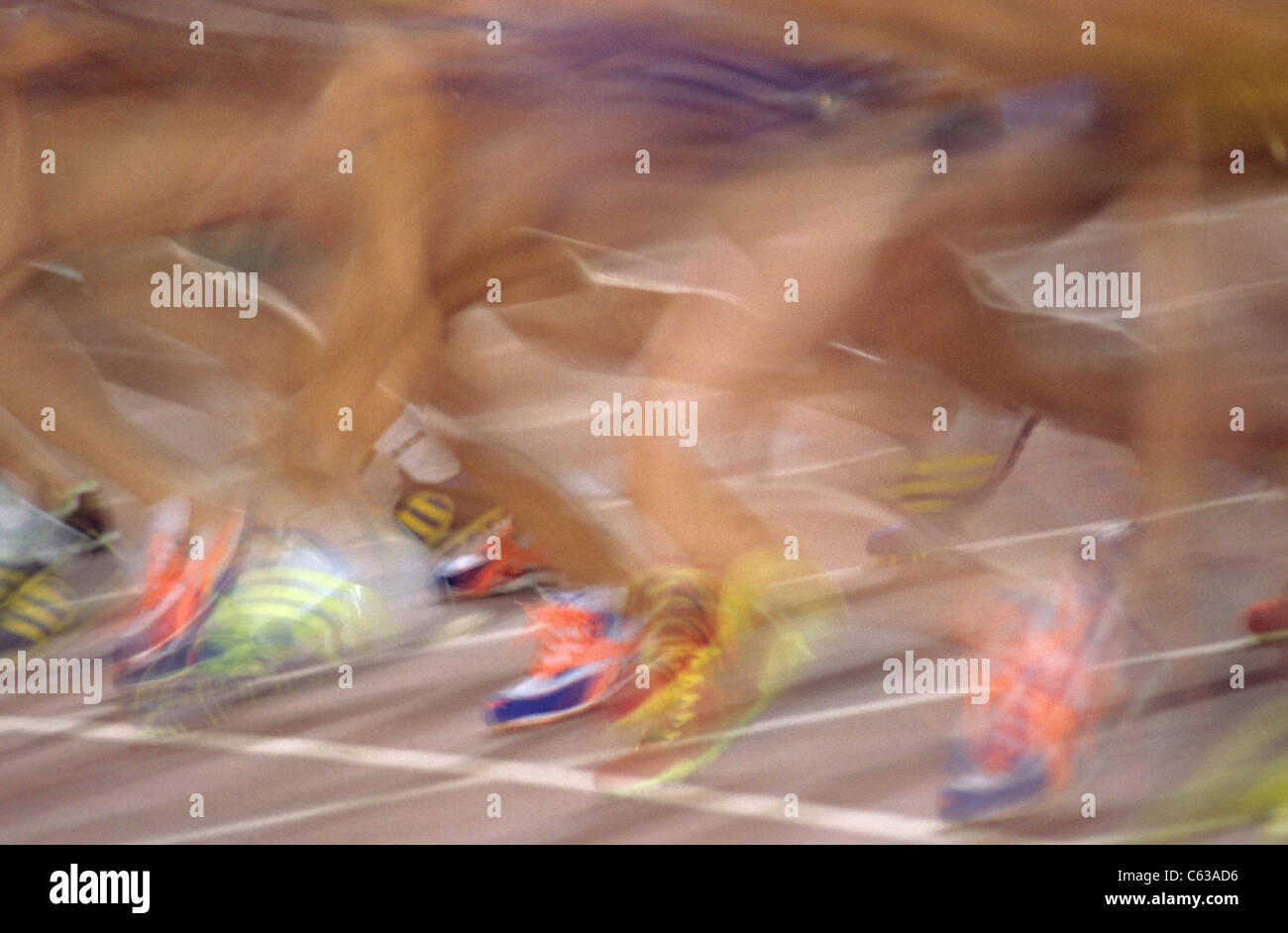 Athletes track start hi-res stock photography and images - Alamy