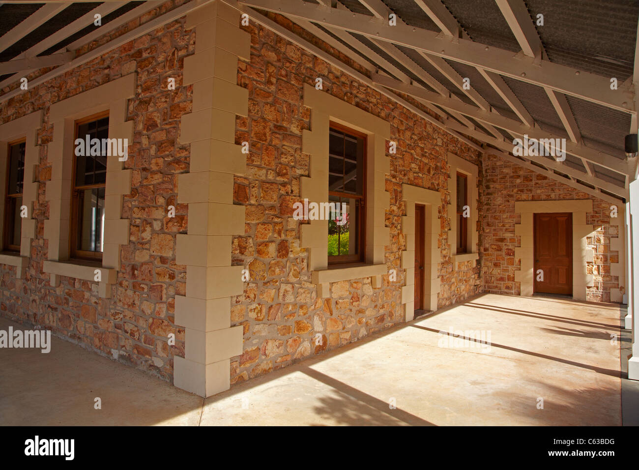 Old Courthouse and Police Station (1884), Darwin, Northern Territory ...