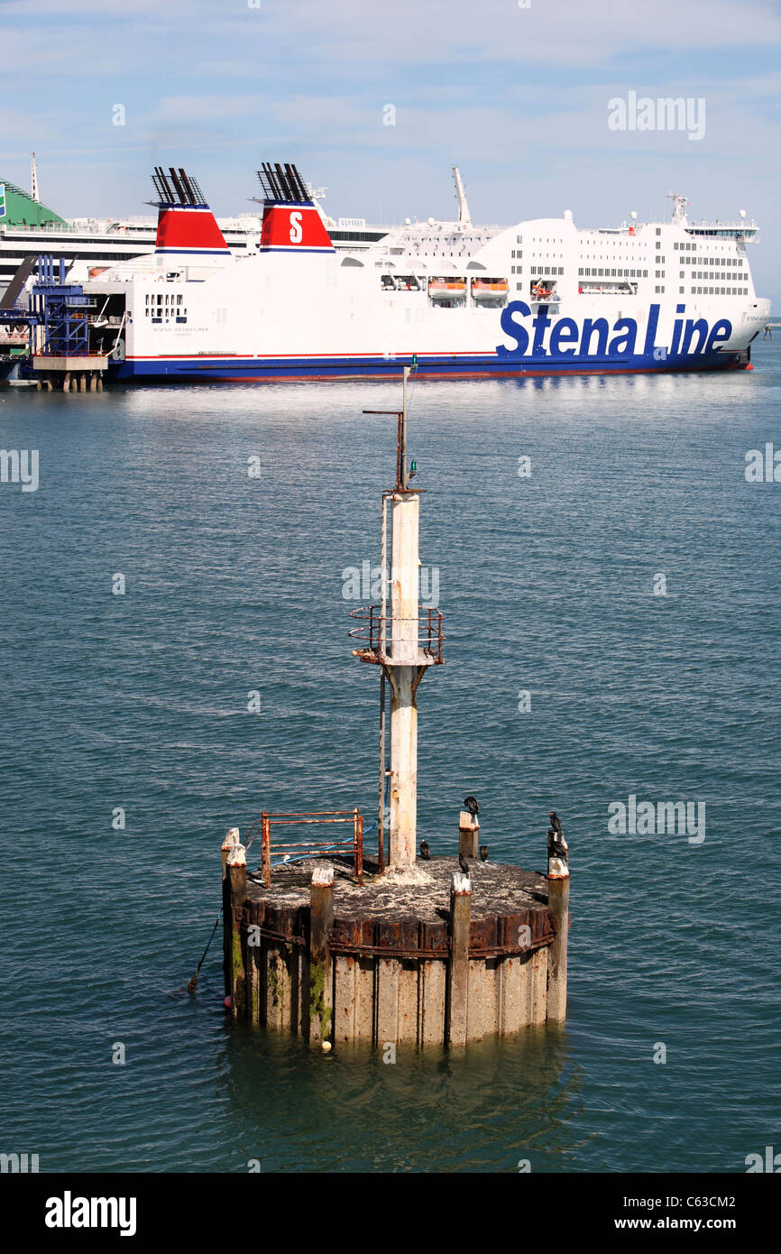 Irish navy ships hi-res stock photography and images - Alamy
