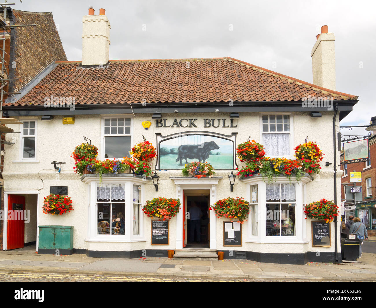 Pub thirsk north yorkshire hi-res stock photography and images - Alamy