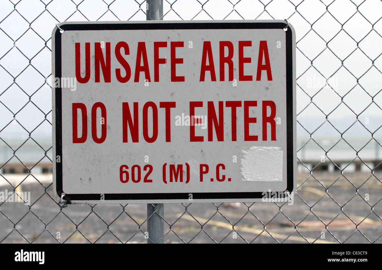San Francisco - Fisherman's Wharf - unsafe area -sign Stock Photo - Alamy