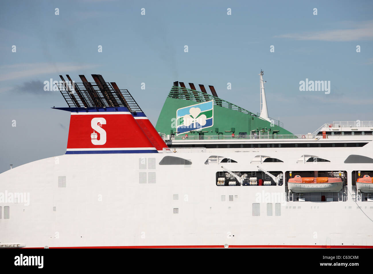 Ferry between holyhead and dublin hi-res stock photography and images ...