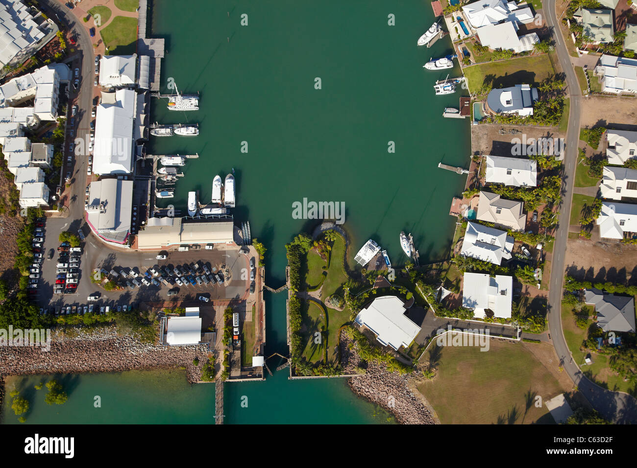 Tidal lock, Cullen Bay Marina, Darwin, Northern Territory, Australia ...