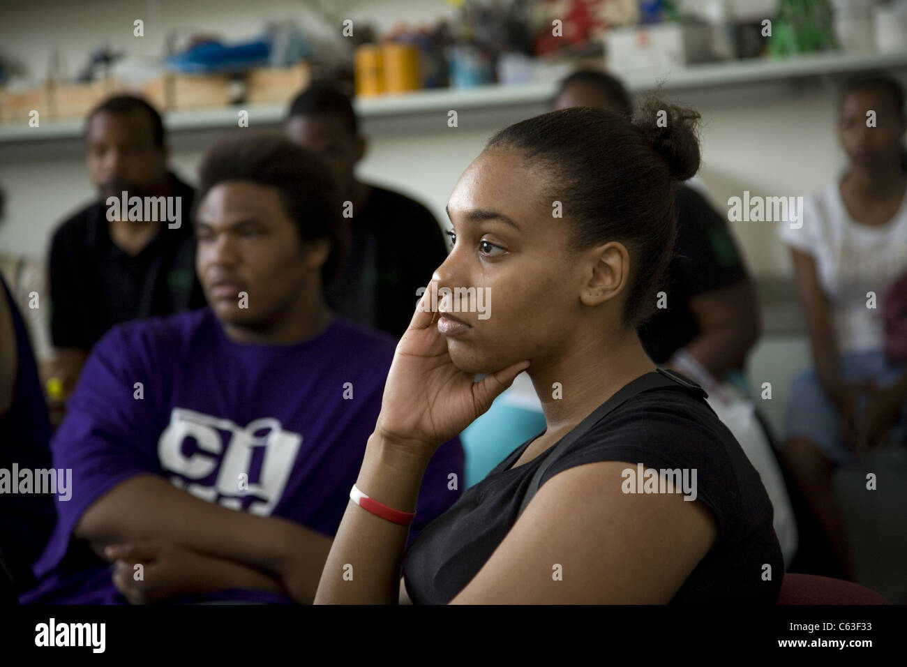 Student students community service hi-res stock photography and images ...