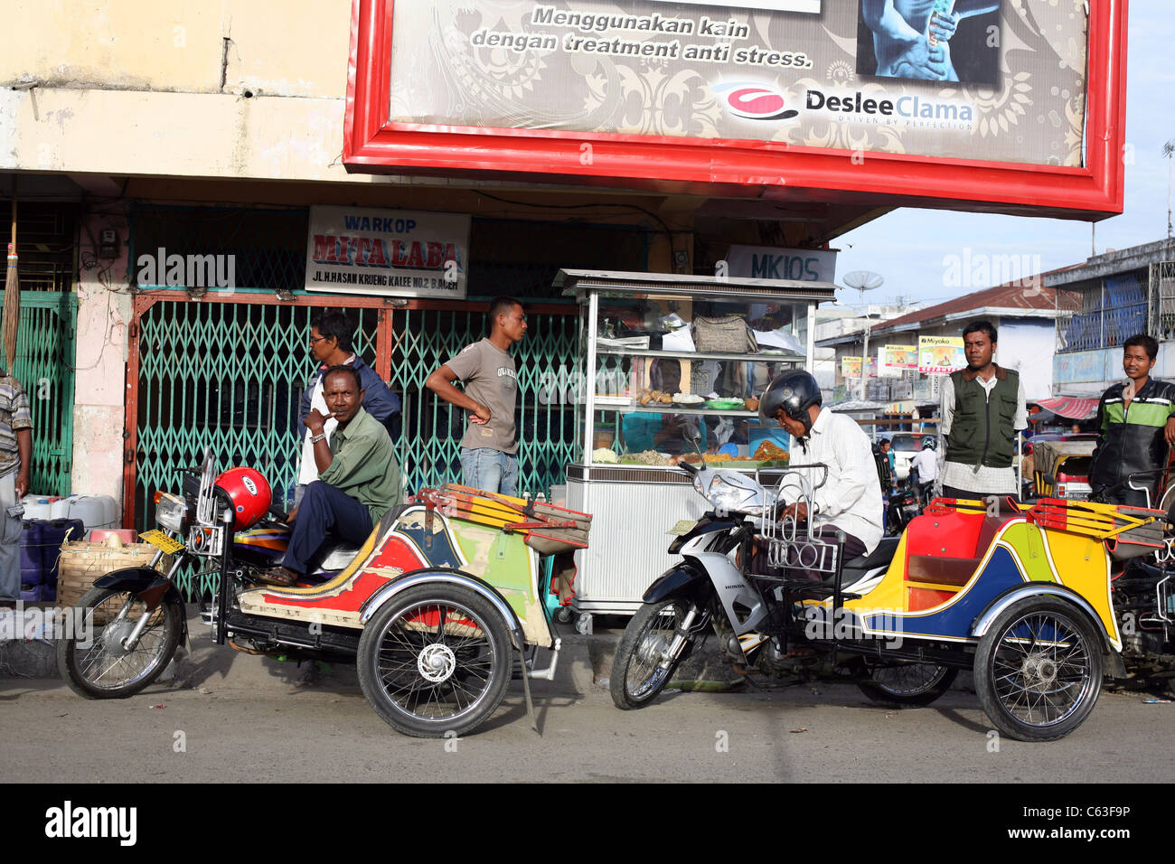 Rickshaws motor hi-res stock photography and images - Alamy