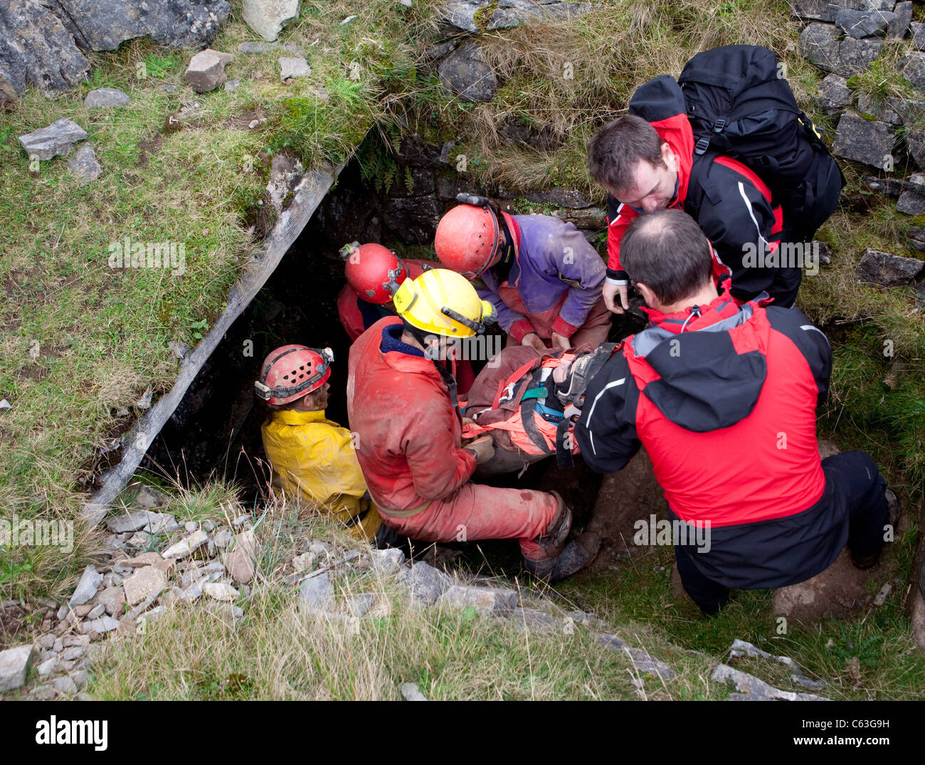 The south wales mountain rescue and cave rescue teams extricate a Stock ...