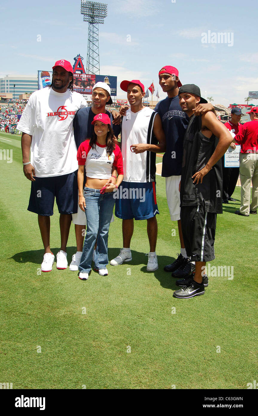 Eva Longoria, Tony Parker, guests make an appearance to throw out the ...