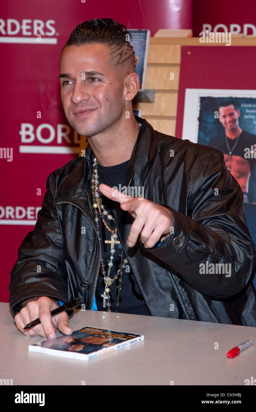 Mike 'The Situation' Sorrentino at in-store appearance for Mike THE ...