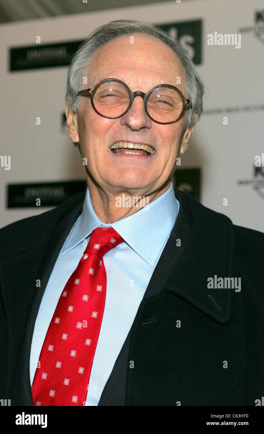 Alan Alda at the premiere of THE AVIATOR at the Ziegfeld Theatre, NY ...