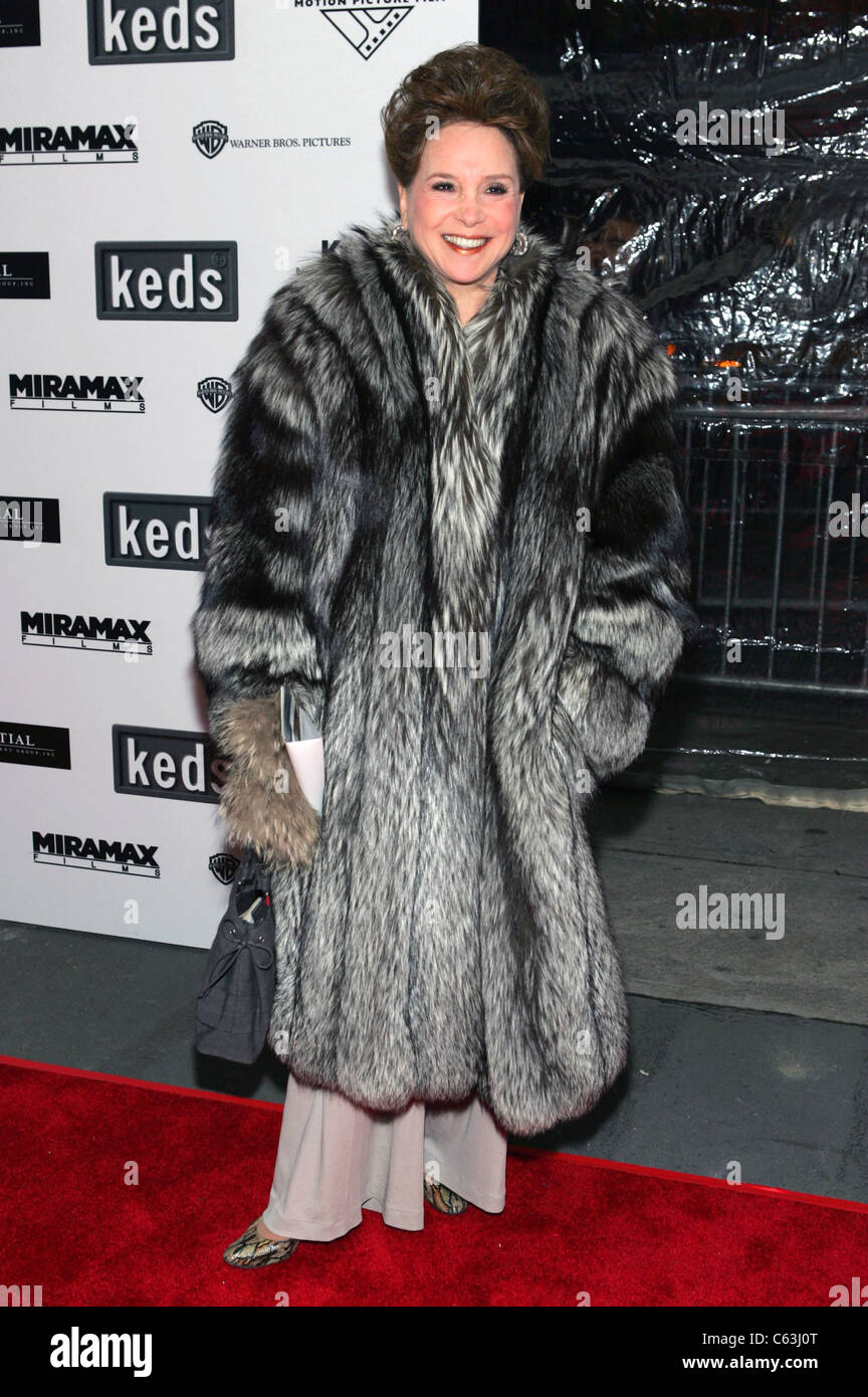 Cindy Adams at the premiere of THE AVIATOR at the Ziegfeld Theatre, NY ...