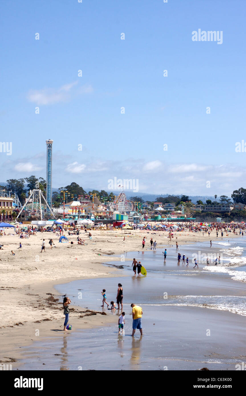 Activity along the Santa Cruz Beach Boardwalk in Santa Cruz, California ...