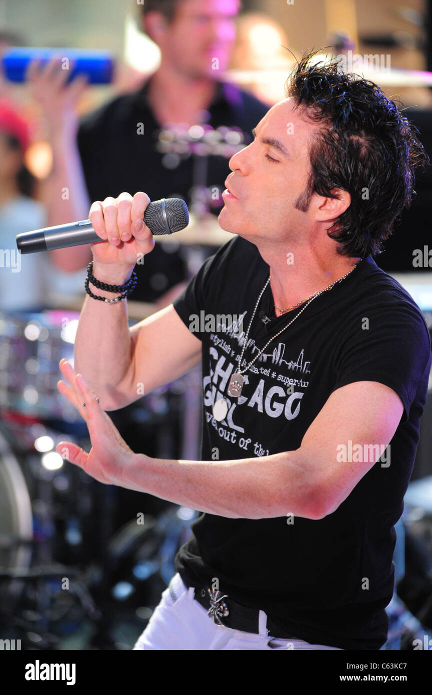 Patrick Monahan on stage for NBC Today Show Concert with TRAIN ...